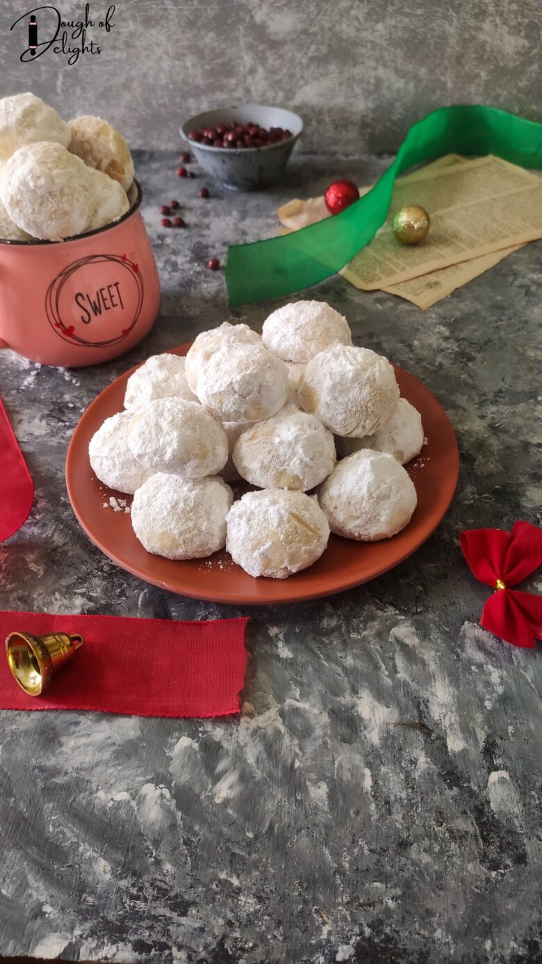 Snowball Cookies - DOUGH OF DELIGHTS